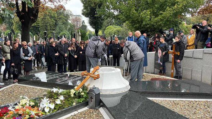 Sahranjen Kornelije Kovač! | Red Portal