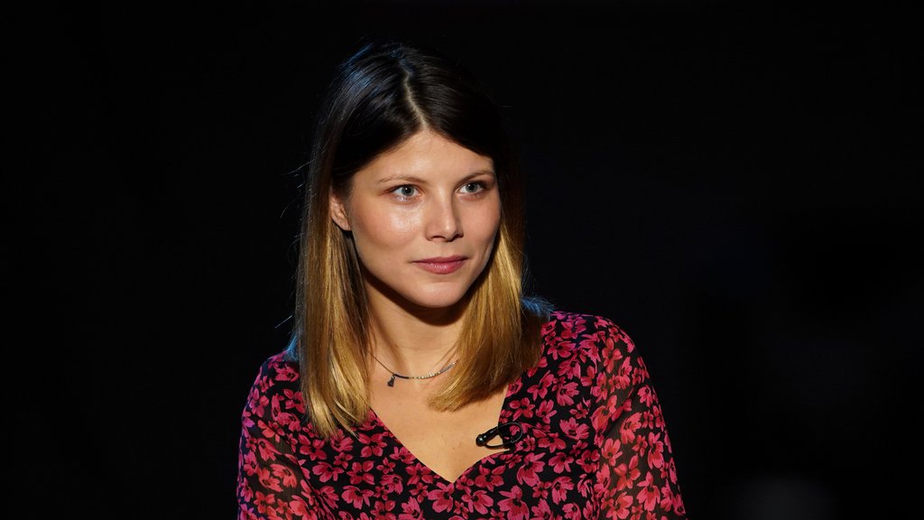 Vanja Nenadić Komedija Na Tri Sprata Podseća šta Je Empatija 🎬🎥 Red Portal