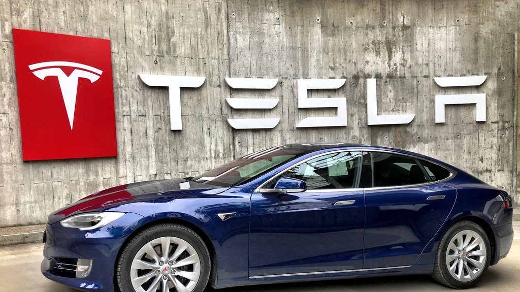 Tesla opoziva 40.000 vozila zbog problema sa servo upravljačem 🕹 | Red ... Tesla opoziva 40.000 vozila zbog problema sa servo upravljačem 🕹 | Red ...