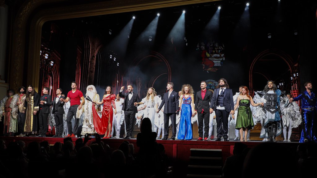 TEATAR ODEON 🎭 Upoznajte likove predstave LU 🤩🎭 | Red Portal