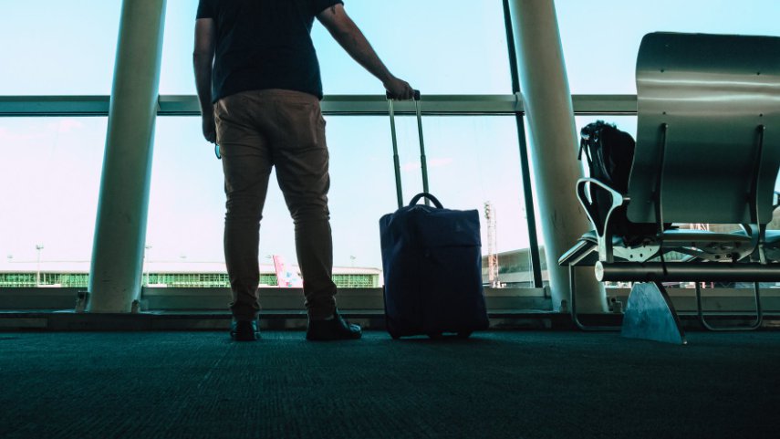 RODITELJI OSTAVILI SINA na aerodromu jer mu je ISTEKAO PASOŠ, oni se ...