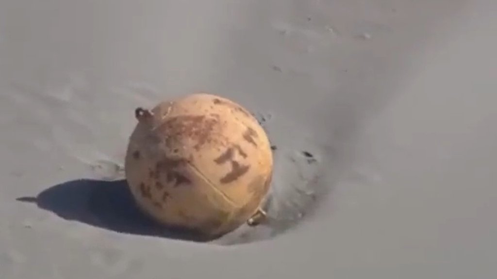 Na obali Japana se pojavila misteriozna metalna kugla 🟤 | Red Portal