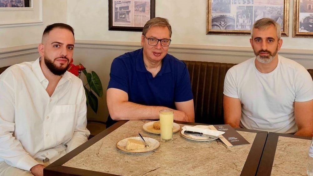 VUČIĆ posetio poslastičarnicu PELIVAN: Ovo mesto je simbol LJUBAVI ...