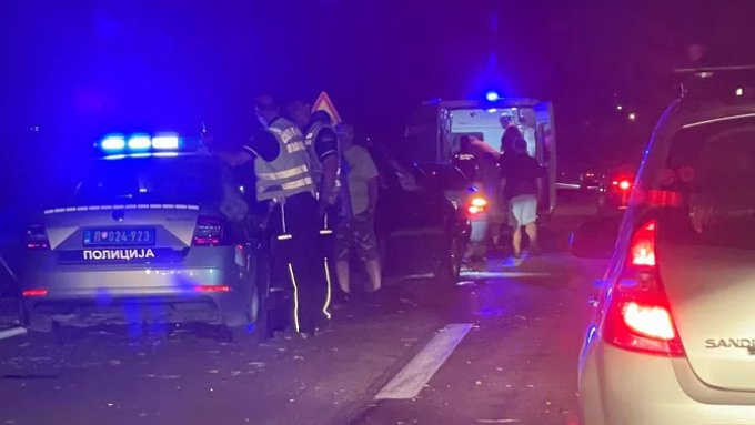 Na auto-putu se SATIMA STAJALO: 4 automobila SLUPANA kod Vrčina | Red ...