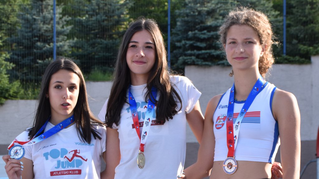 SRPSKA ATLETIKA sa nikad više TALENATA: OBORENA 4 državna REKORDA 🎽👟 ...