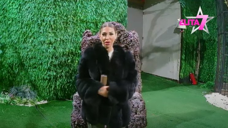 KUKNJAVA KOD DRVETA: Aneli PRIZNALA da je MAJA za sve U PRAVU! 😳😵🤔 ...