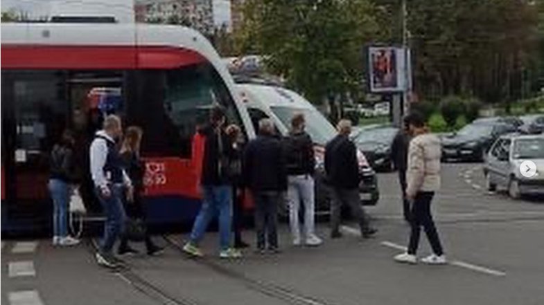 OBUSTAVLJEN TRAMVAJSKI I TROLEJBUSKI SAOBRAĆAJ ZBOG BLOKADERA | Red Portal